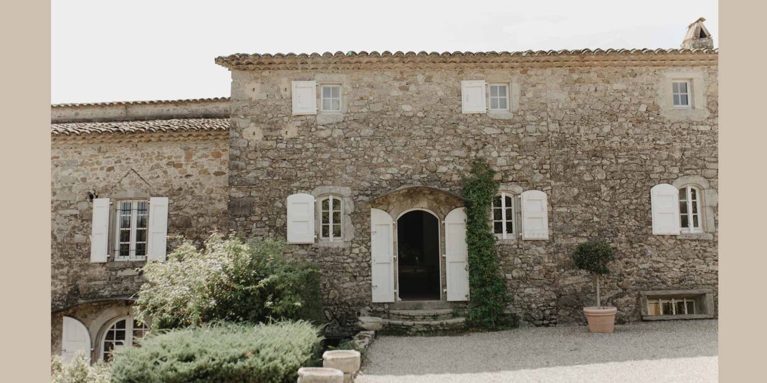 Domaine du Rey wedding venue in Provence France| Chateau Bee